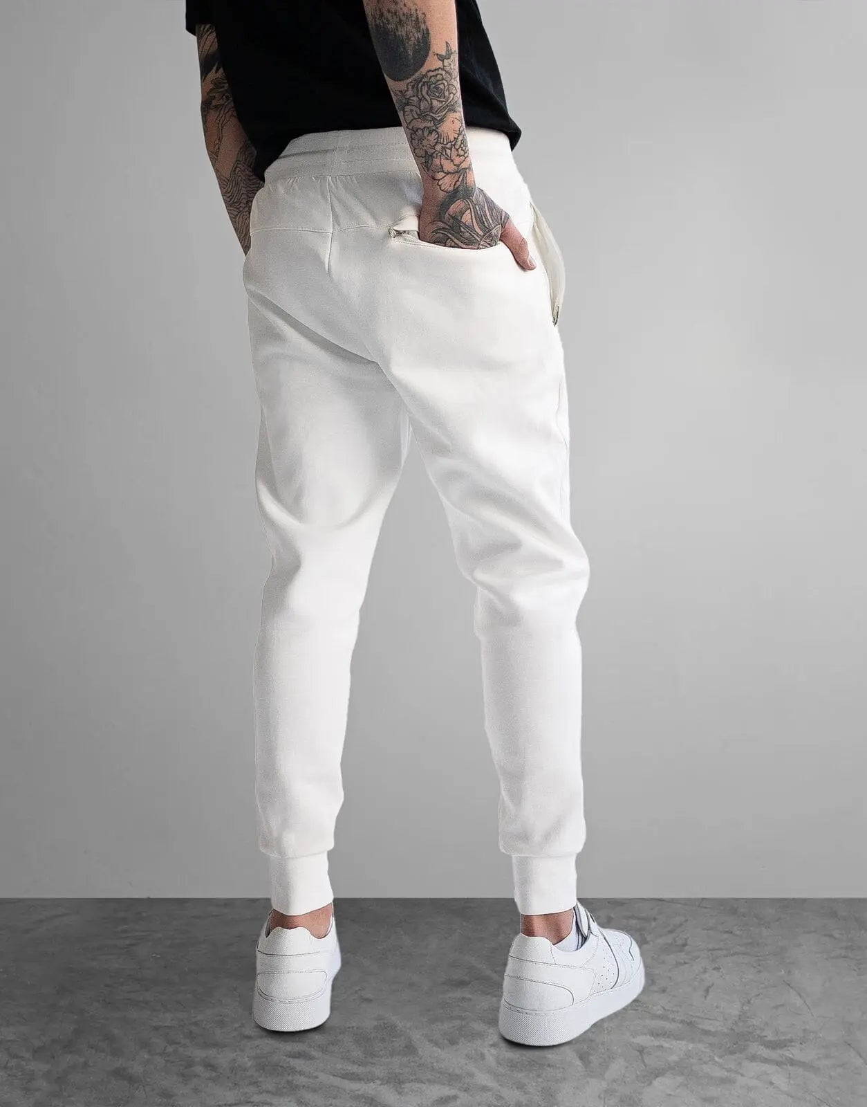 Fade Essential Sweatpants Off-White – Peak Motion